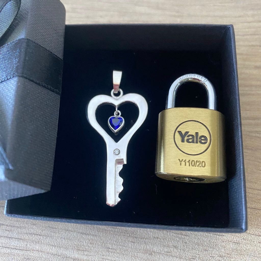 Lovin Locktober handmade chastity key with padlock | chastity-shop