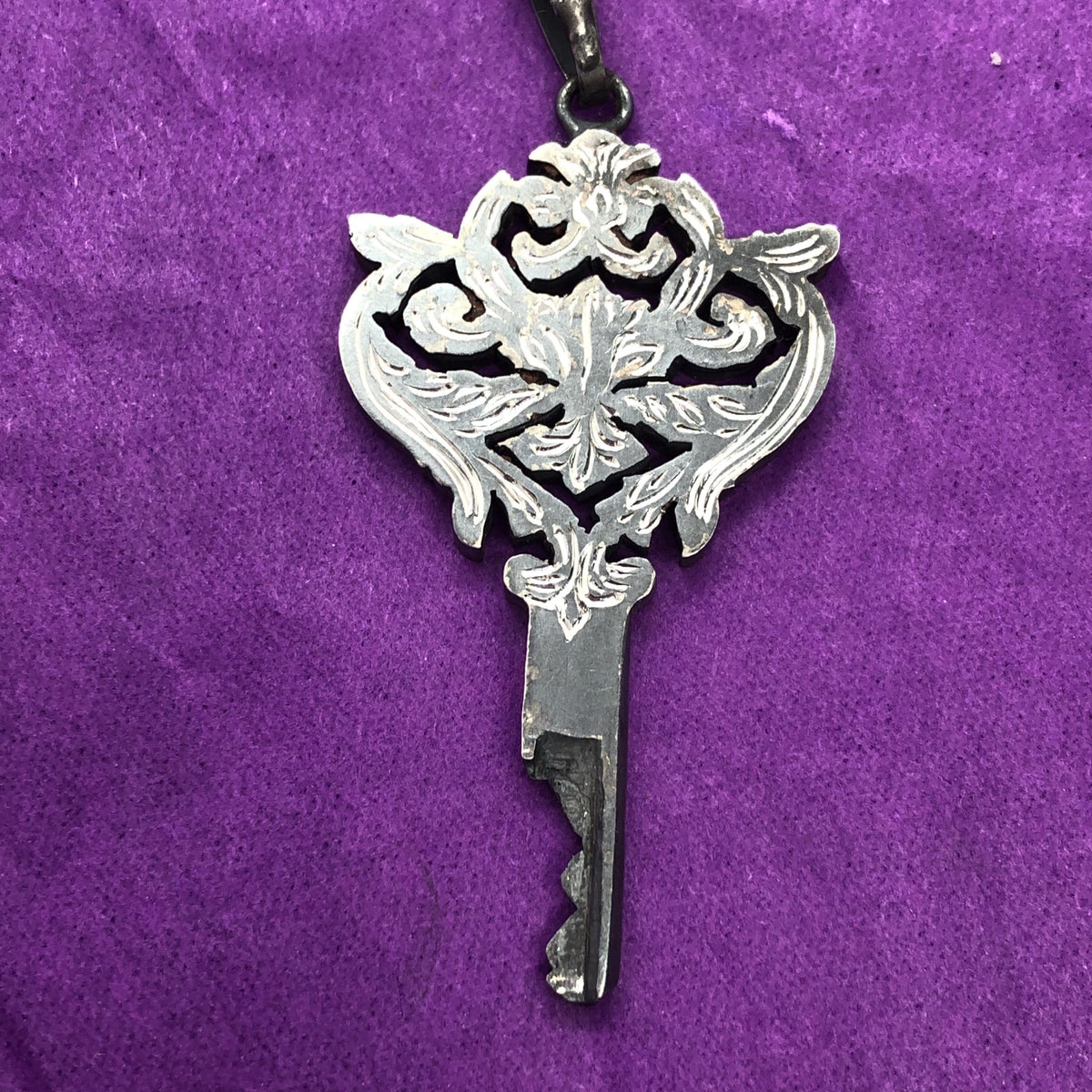 Le Baroque chastity key with cylinder lock | chastity-shop